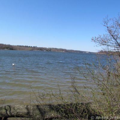 Abraham Lincoln Park: Hiking along Irondequoit Bay – Anne's Travels